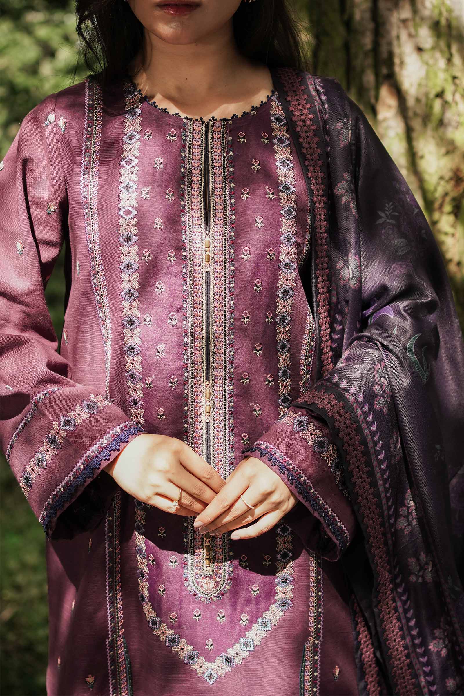 ZW22-2B– Designer Bazar PK